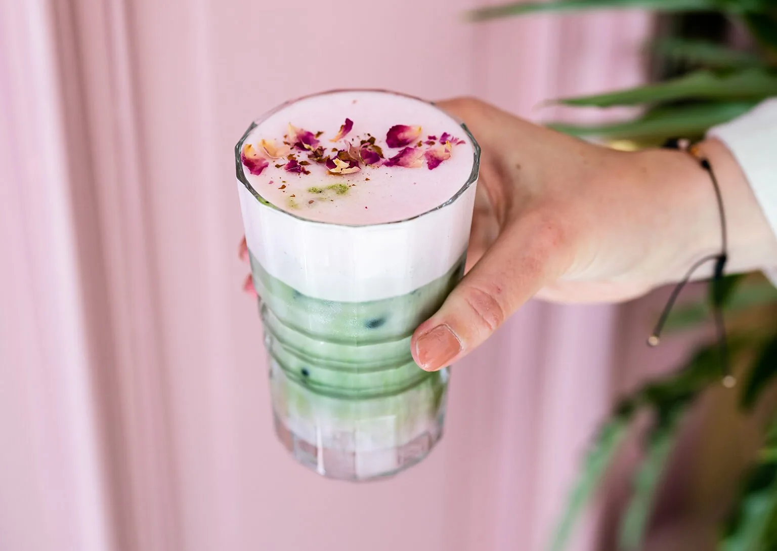 BLOG #36: Iced Matcha Rose Latte – Hug the Tea